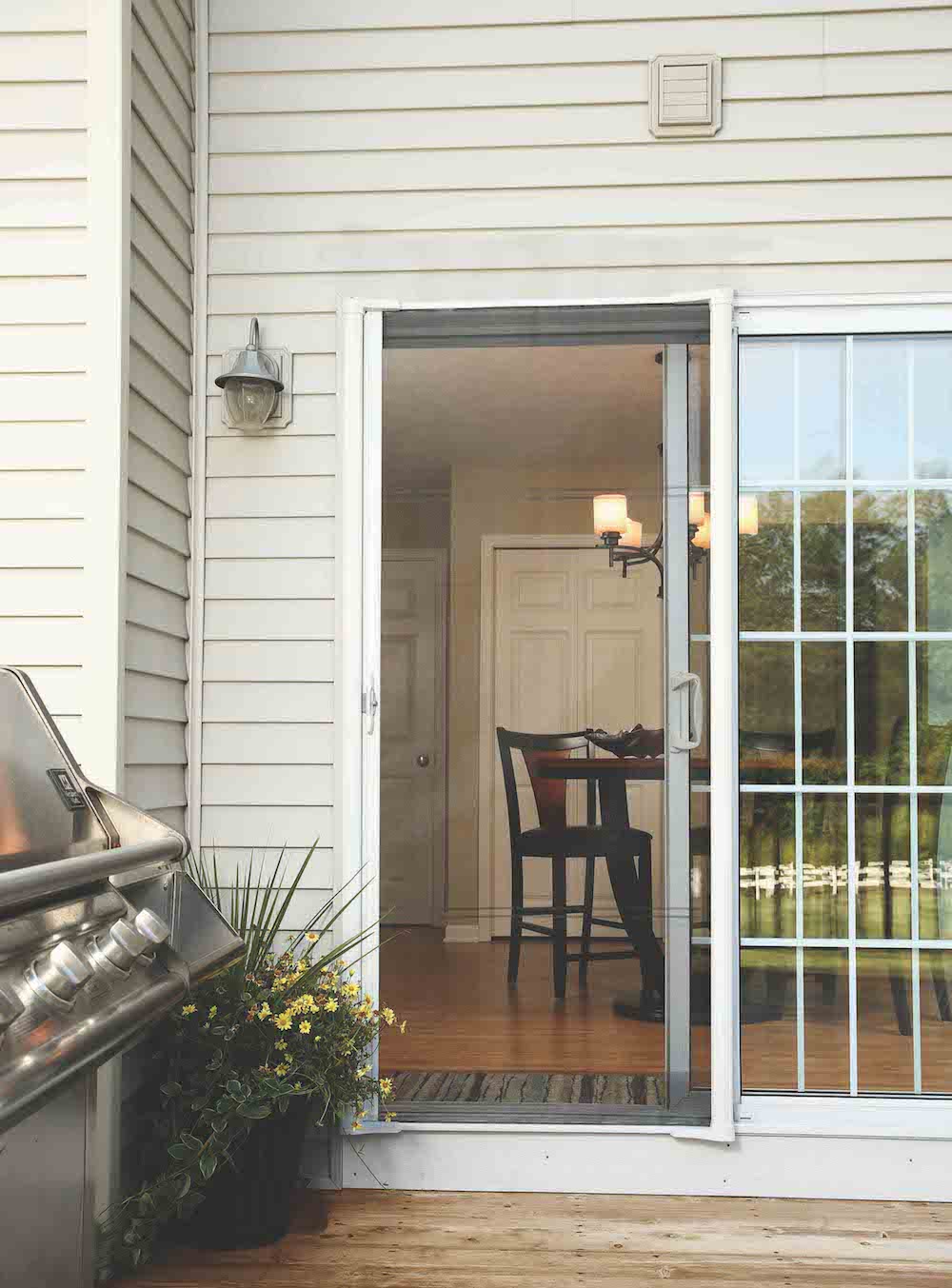 GENIUS® COOL RETRACTABLE SCREEN DOOR – Shade Screen Solutions