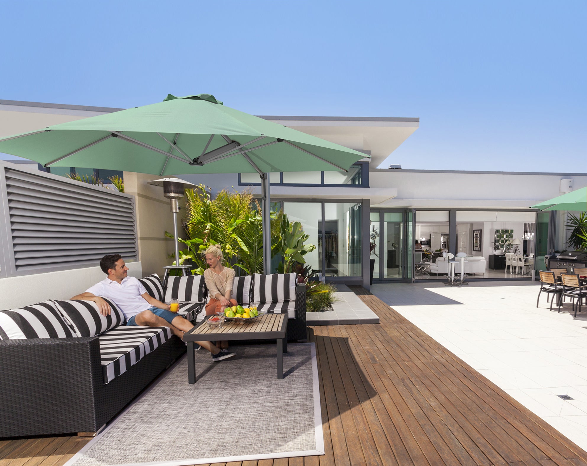 Shadowspec Serenity™ Rotating Cantilever Umbrella – Shade Screen Solutions